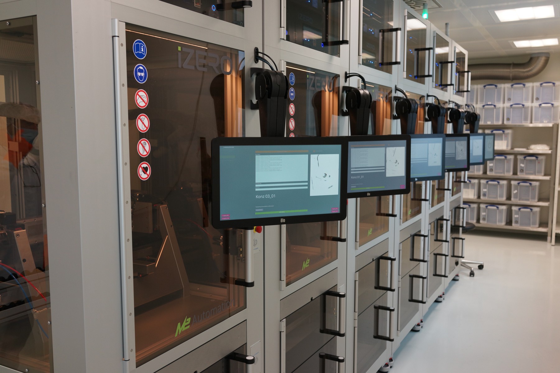 iZERO: Highly Automated Production In-Line Microarray Spotter - M2-Automation